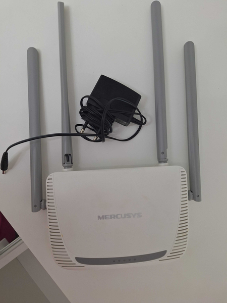 Продам  роутер mercusys