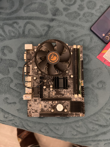 Комплект материнской платы 775 pentium E5200 2GB DDR2