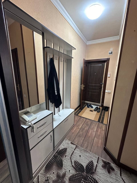 Карасу-4 
1в2/1/5
С мебелью и Техникой
Балкон 2х3
Площадь: 40 м2
Цена: