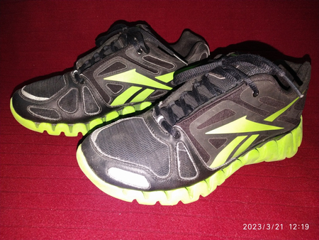 Продаются кросовки Reebok ZIG TECH
