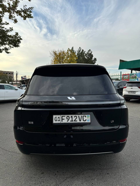 LI 9 pro 2023 yil 3500 km yurgan xolati zor