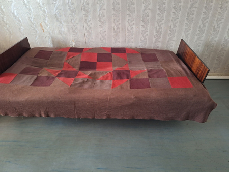 Продаётся диван-кровать и кресло-кровать за общую цену .