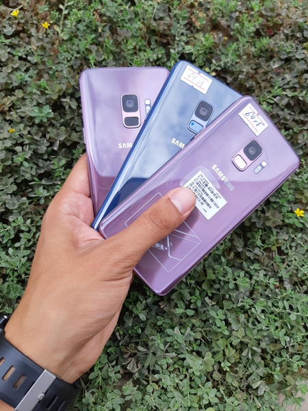 Samsung Galaxy S9. OzU 4 GB. Joyi 64 GB. Garantya bor IME o'tkan HALOL