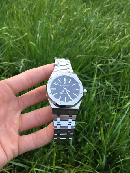 Audemars Piguet Royal Oak Automatic Mexanika soat sotiladi.