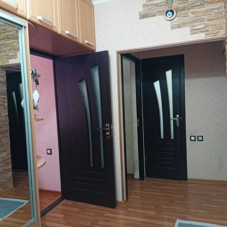 Продается 3х комн. квартира на 1 этаже с огородом и ремонтом(м999)