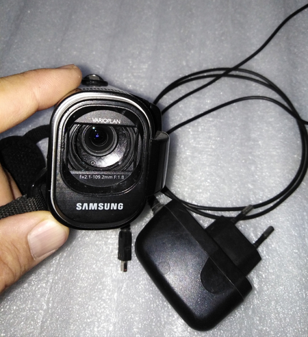 Видеокамера цифровая SAMSUNG.