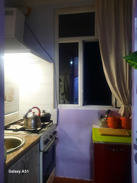Срочно продаётся Юнусабвд-18  2/4/4  кирпичный