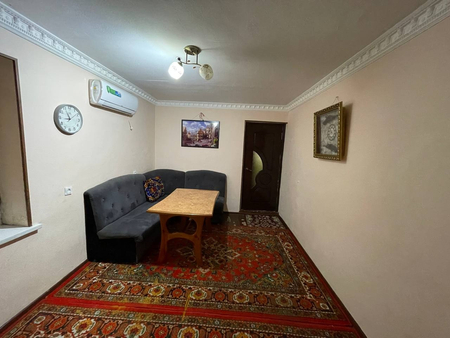 Продаётся 2х квартира 2 этаже Микрораён