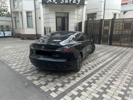 Срочно продается tesla model 3