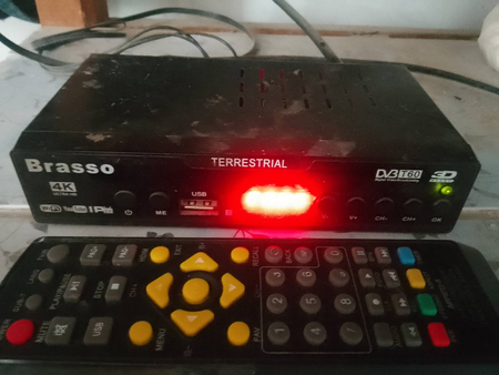 Televizor HOBEK yangi