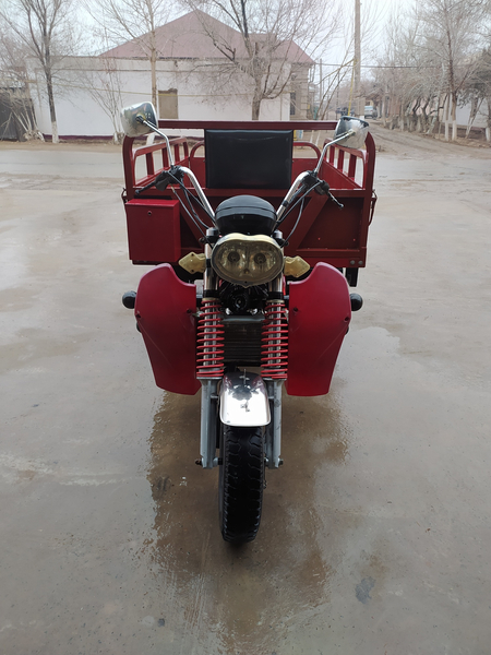 New star Moto Sotiladi
