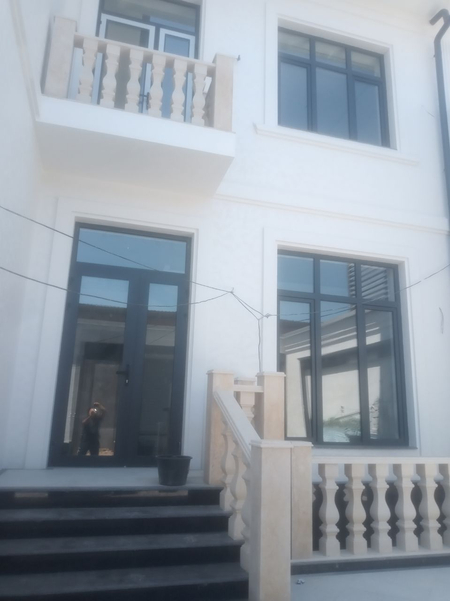 Yunsobod hasanboyda 1.8sutu 5ta hona  175000$min