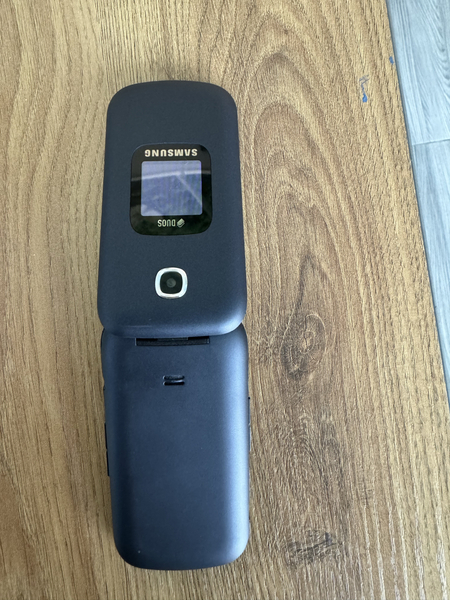 Samsung gusto 3 duos yangi, nomeri bilan