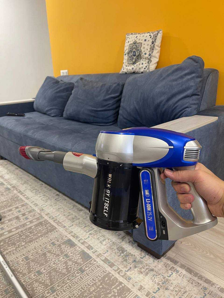Срочно продается пылесос Polaris PVCS 1101 HandStickPRO