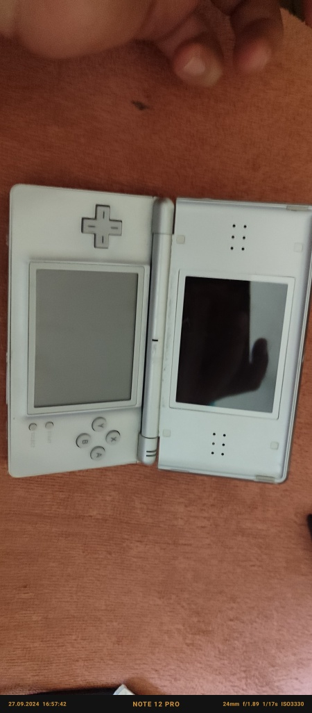 Продам Nintendo dc lite + адаптер micro SD