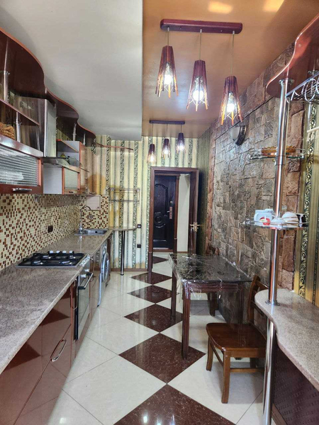 Квартира 1/5/9 Дархан, площадь 52м2, ор-р метро Хамида Алимджана