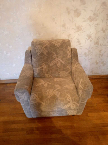 Диван + два кресла (ГДР)
