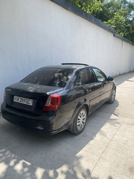 Lacetti 1.8 avtomat 3 pazitsa Srochna sotiladi !