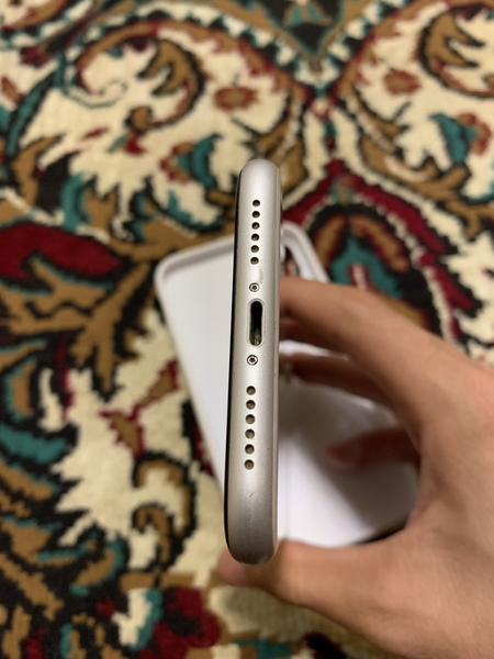 Iphone xr 256 Ll/A kar dok yoq fez
