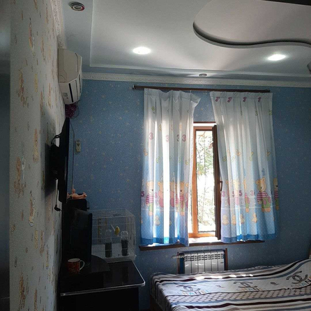 Продается 4 ех комнатна квартира. Квартира своя. Уютная чистая.