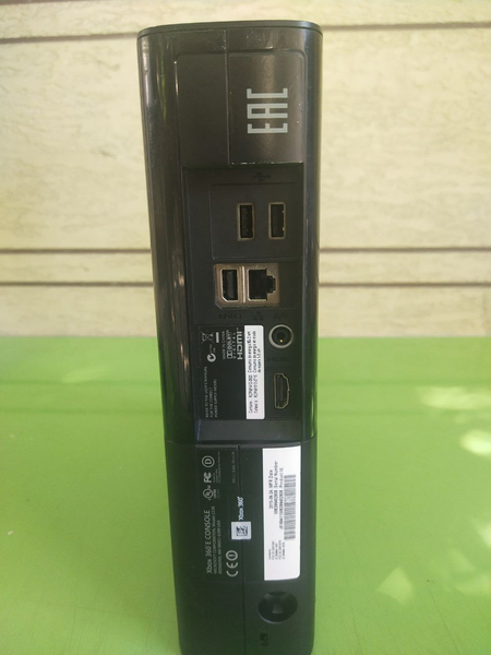 Продаются XBOX 360 E, 500 Gb