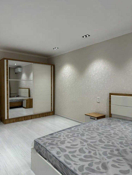 м.Буюк Ипак Йули ост.Художников 1-комн 2/4 30 м² евроремонт кирпич