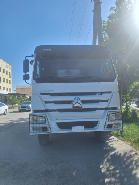 HOWO 25 тн сотилади