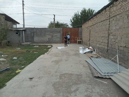 Уй сотилади Зангиота Богзор махаллада 3 сотих
