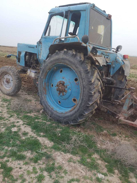 Traktor MTZ80  pilikli