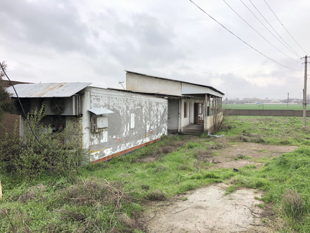 Продается ферма Ахангаранская область в поселке Эйвалек