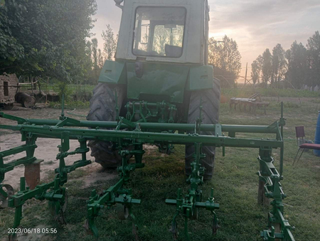 Ymz traktor sotiladi