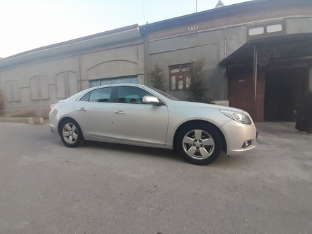 Moshina sotiladi gazi bor