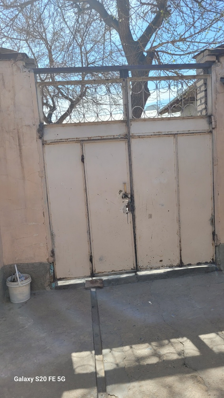 Darvoza sotiladi, sifati yaxshi, faqat ustida ozgina ishlash kerak.