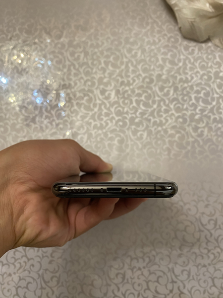 Iphone xs Black color