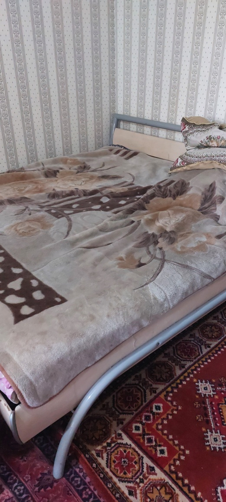 Продам двуспальную кровать