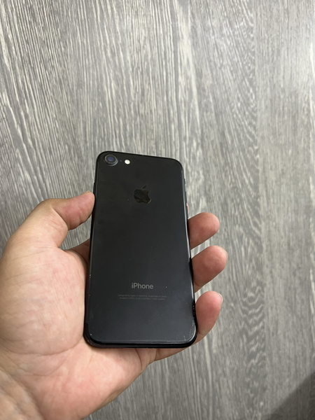 Iphone 7       32 GB….