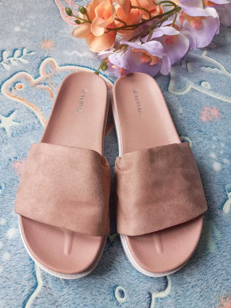 Новые тапочки р-р: 39-40