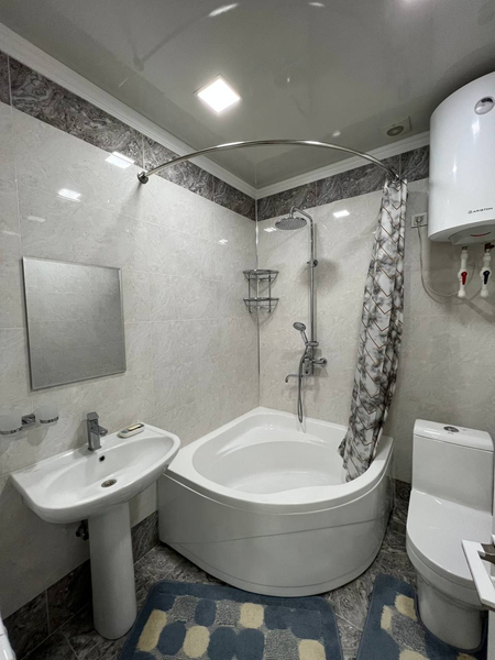 drujba novostroyka
4 hona
3 etaj
8 etajli
lift bor

100m2

1000$