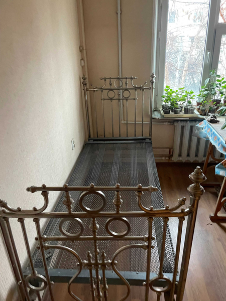 Хромированная кровать в отличном состоянии