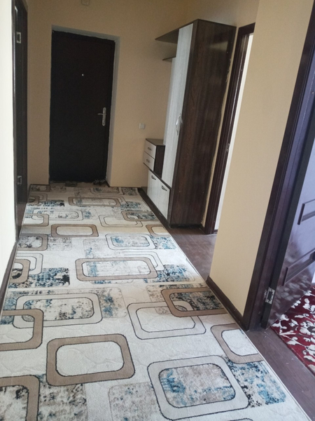 Сдаётся 3х ком квартира на 3 этаже с ремонтом,есть мебели, ор:6мкр,Оаз