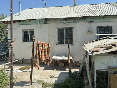 Срочно продаётся дом 3 комнаты 4 сотки