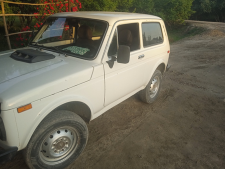 Niva 2121 sotiladi