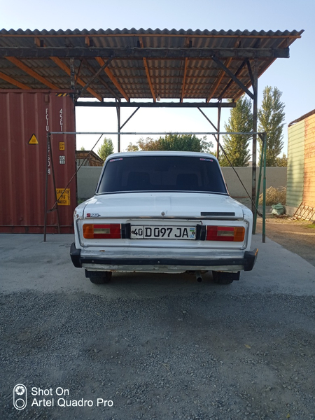 Vaz 21 03  xadavoyi qilib qoʻyilgan