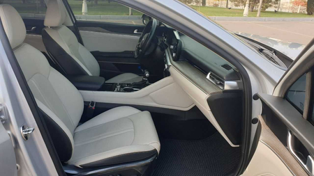 Поездка в горах на автомобили KIA K5