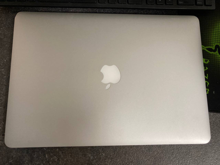 Macbook Pro 15 core i7- 4.0Ghz / 16GB RAM/ 1TB SSD/ 2GB AMD Graphics