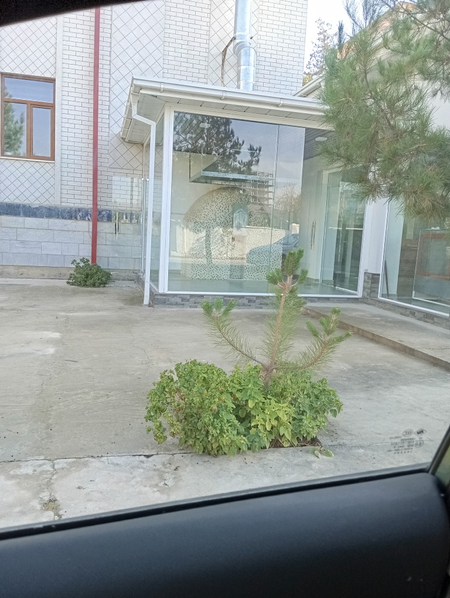 Стеклянной полка сотилади