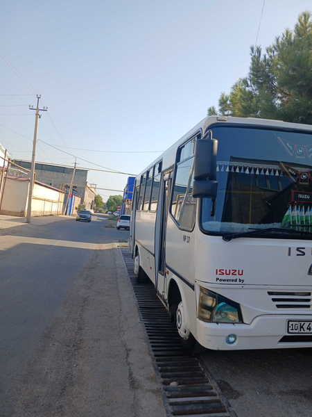 ISUZU автобус сотилади йили 2009