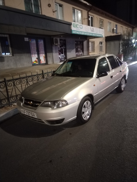 Nexia 2  1.6 lux srochniy sotiladi