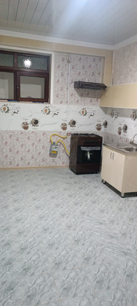 Срочно продается квартира полуподвальном помещения