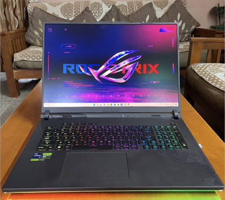 ASUS rog strix g18(2023)